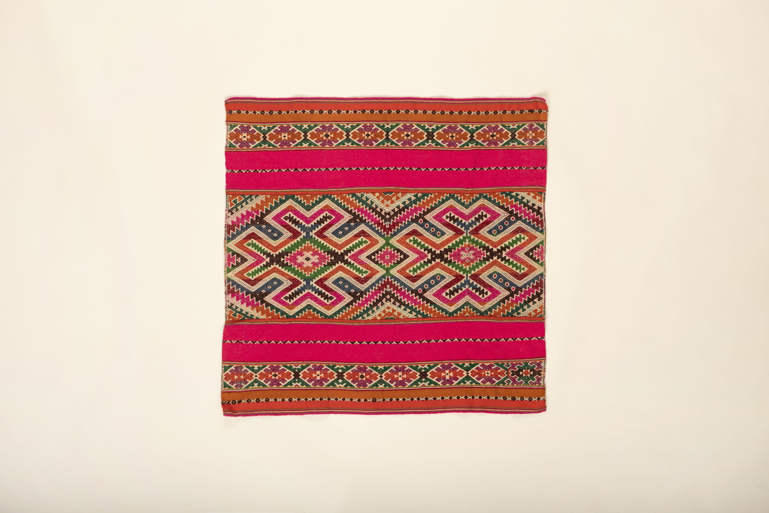 “CH’uya Q’epe lliclla” – Arte Michell